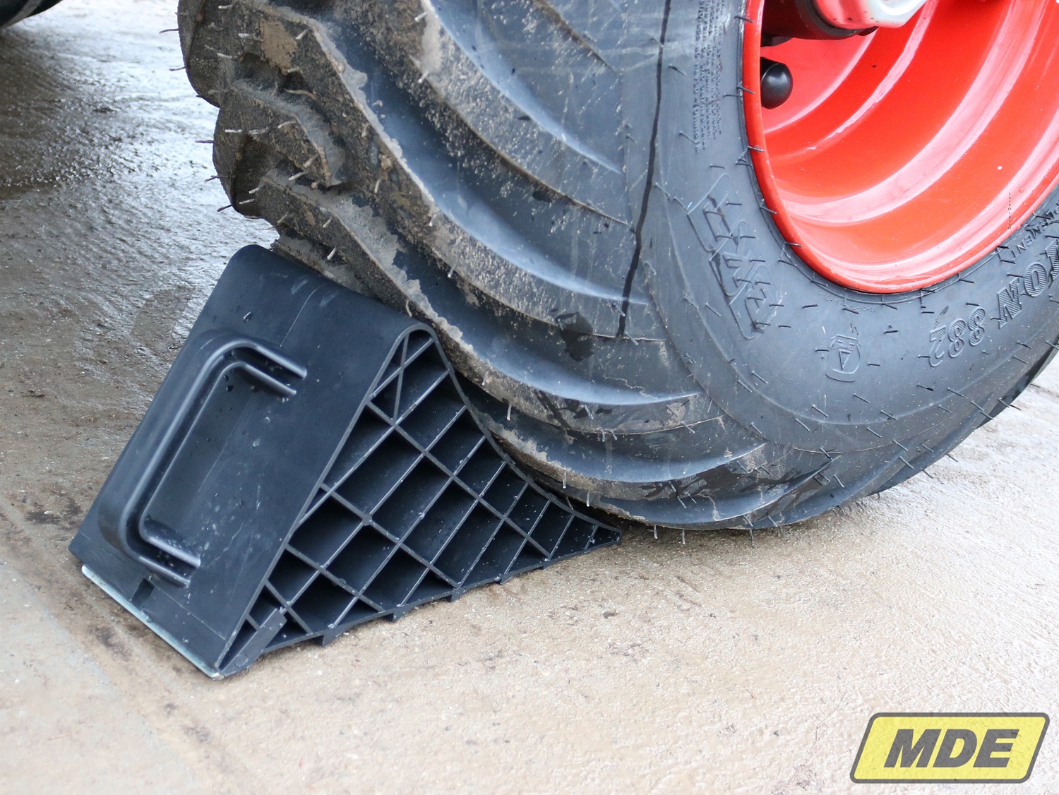 MDE Tree Transport Trailer BTW4x0 + Tree Loading Crane | MDE Machinebouw